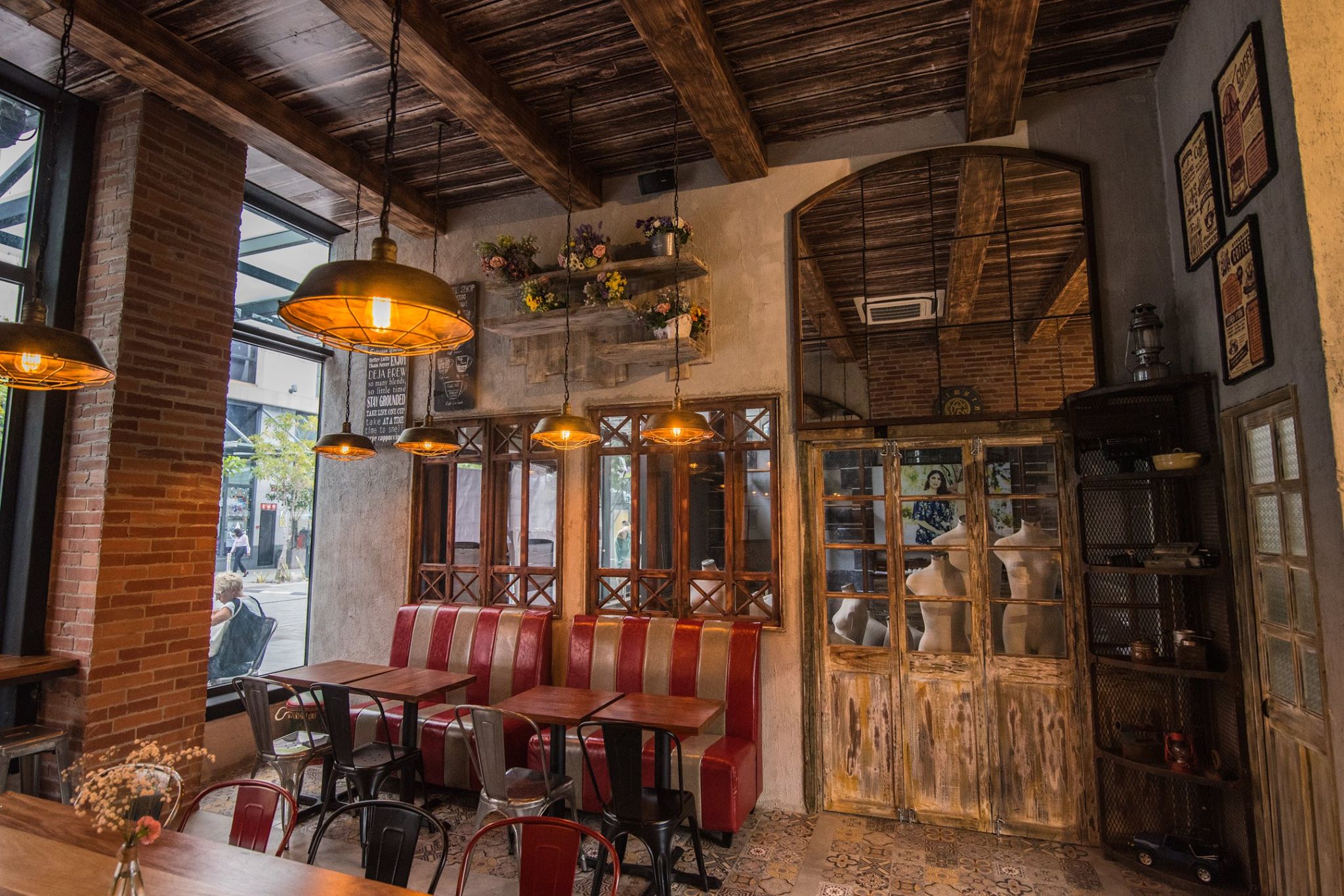 ARTISAN CAFE NOW OPEN La Croisette